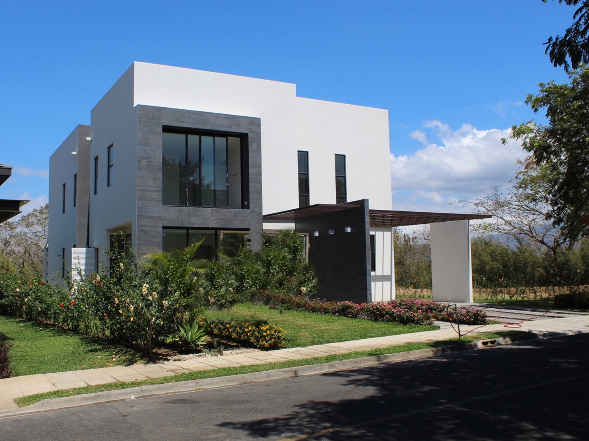 New 4 BR Parque Valle del Sol Executive Home - Costa Rica MLS